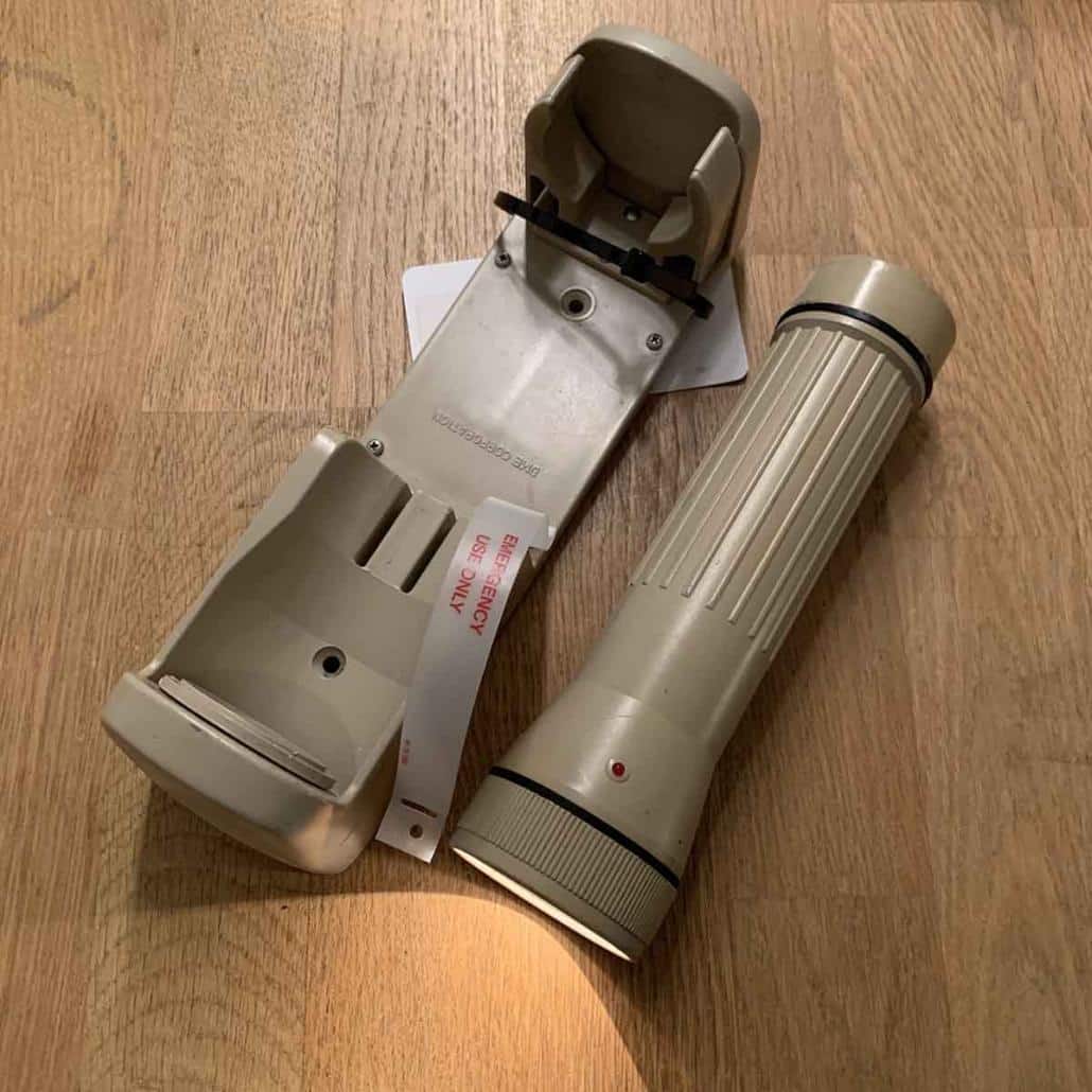 DME Corporation emergency flashlight LED - Aviation Gadgets