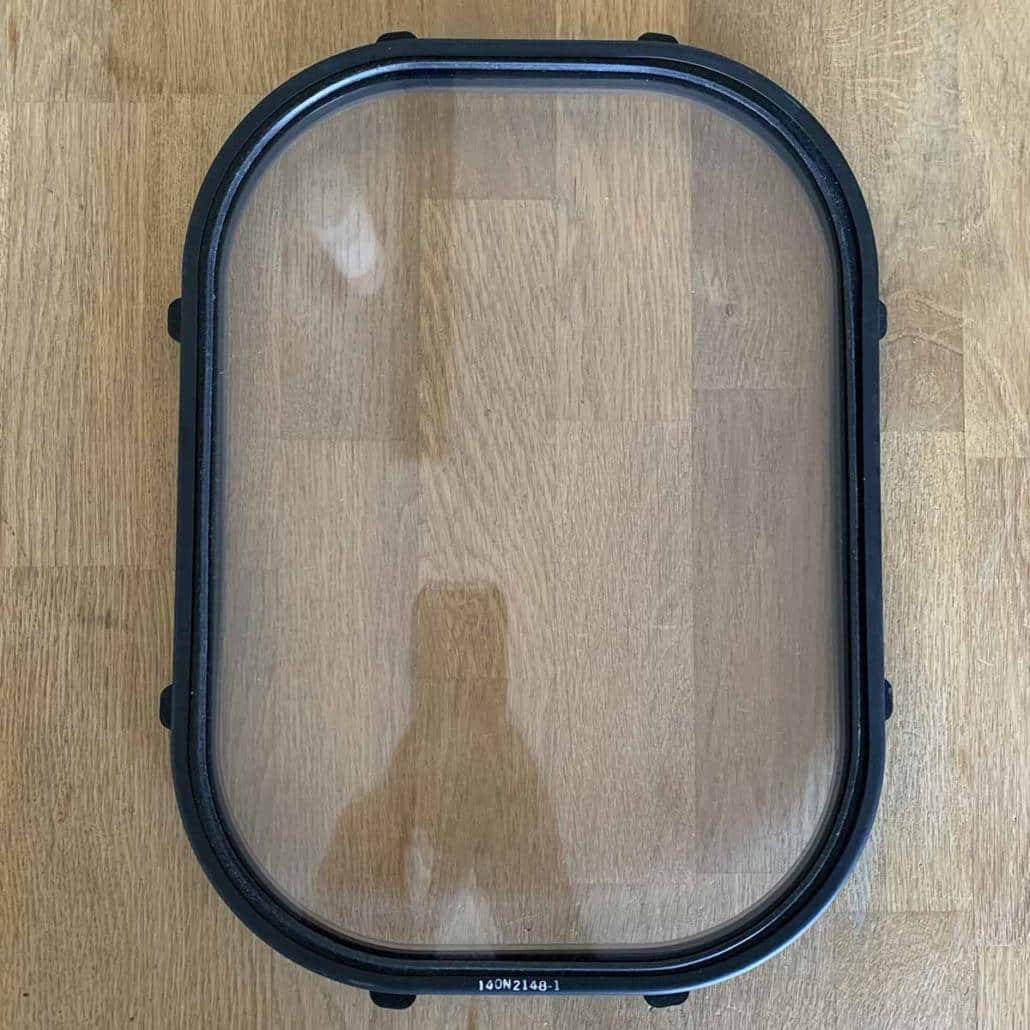 Boeing 737 passenger window pane - Aviation Gadgets