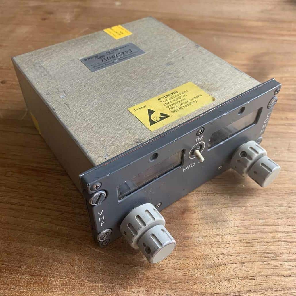 Boeing 737 passenger window pane - Aviation Gadgets