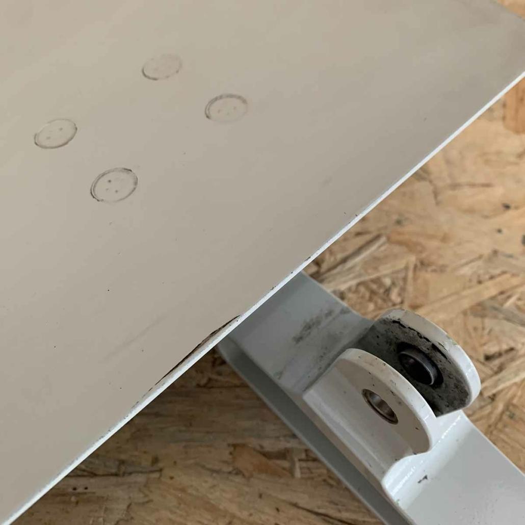 Boeing 737 main landing gear door (outboard) - Aviation Gadgets