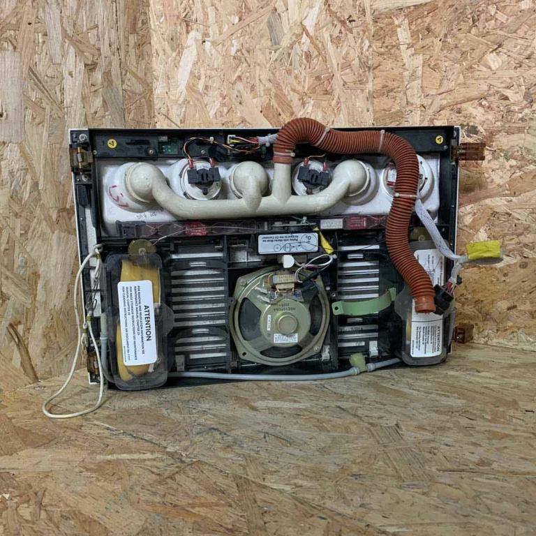 Boeing 737 passenger service unit - Aviation Gadgets