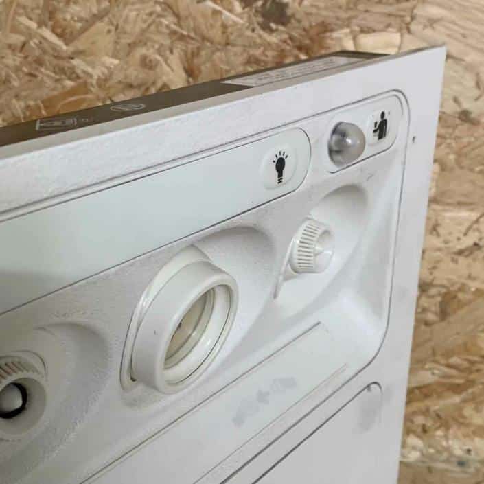 Boeing 737 passenger service unit - Aviation Gadgets