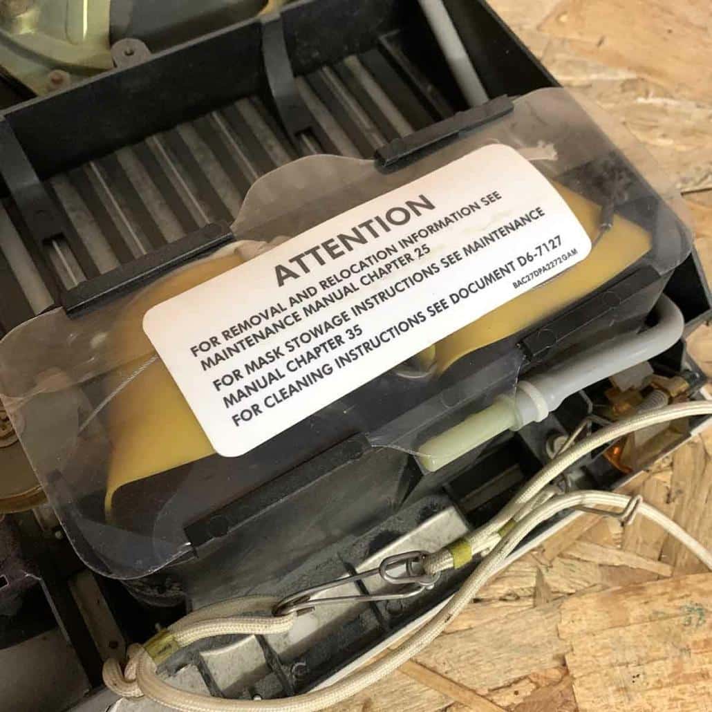 Boeing 737 passenger service unit - Aviation Gadgets