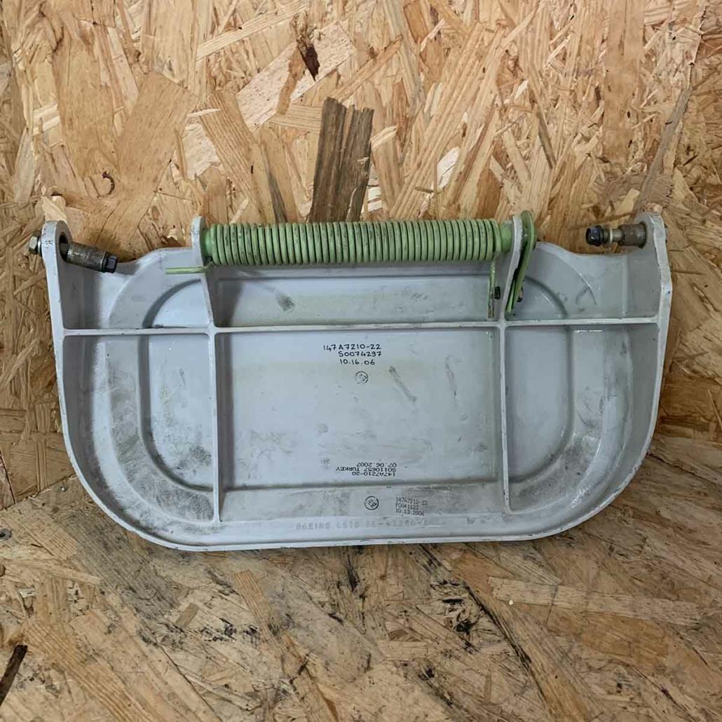 TUI Boeing 737 D-AHXE negative pressure relief valve - Aviation Gadgets