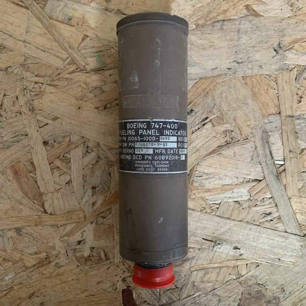 Boeing 747 fueling panel indicator - Aviation Gadgets