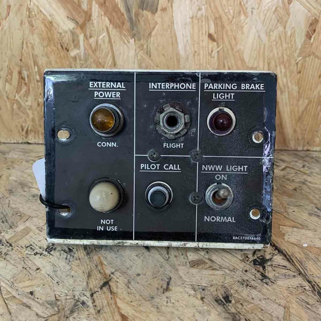 Boeing 737 service panel - Aviation Gadgets