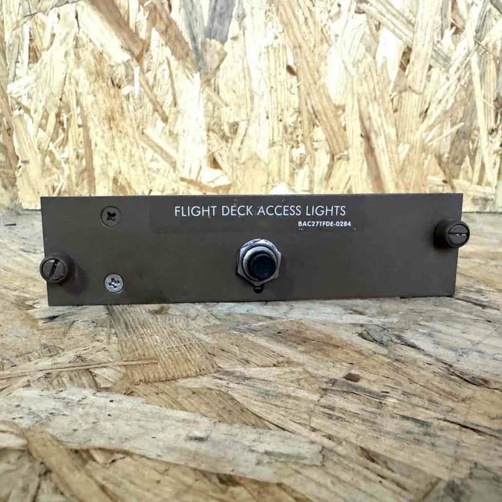 Kuwait Airways Boeing 747 9K-ADE flight deck access lights panel ...