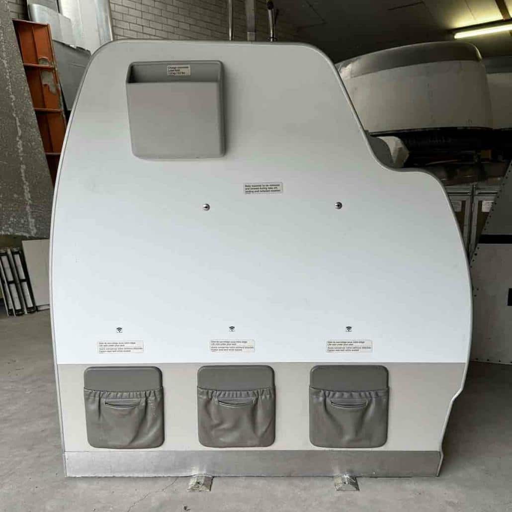 Airbus A320 partition wall - Aviation Gadgets