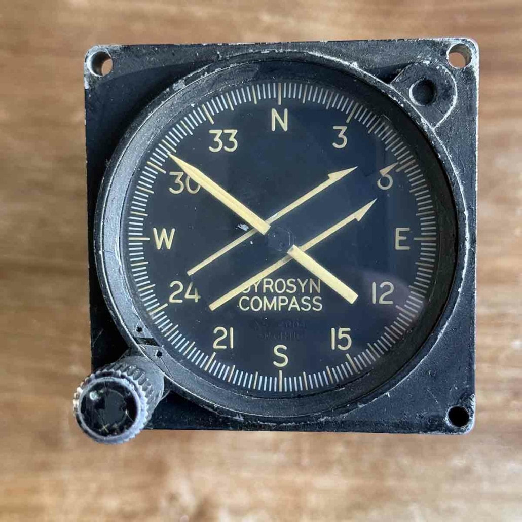 Gyrosyn compass indicator - Aviation Gadgets