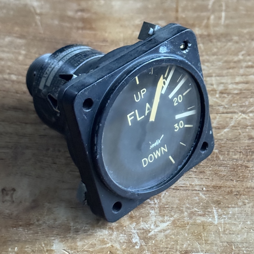 Fokker F27 flap position indicator - Aviation Gadgets